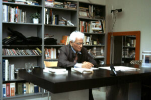 Jacques Derrida: biografia, principais ideias e obras | Colunas Tortas